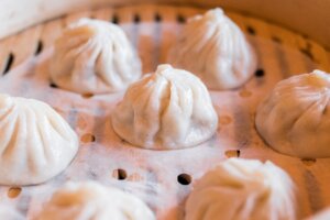 How to Eat Soup Dumplings (Xiao Long Bao) Like a Pro - A Dumpling Thing