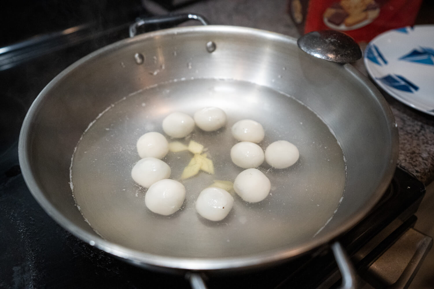 Easy Black Sesame Glutinous Rice Balls (Tang Yuan) - A Dumpling Thing